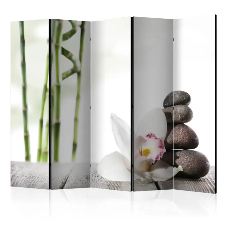 Paravent design Harmonie II - table en bois avec fleur et pierres sur ...
